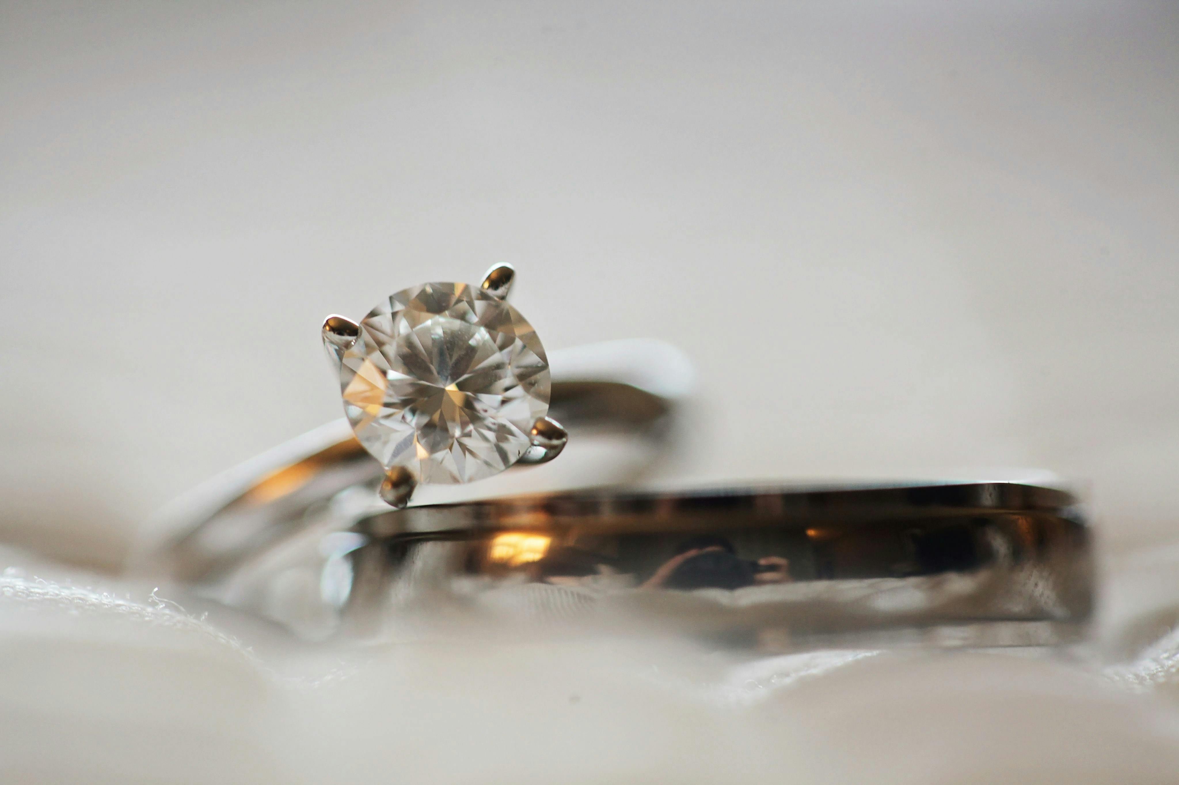 How Much Does a 1 Carat Diamond Cost? (2025 Guide) | The Diamond Price